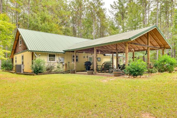 Forested Family Hideaway Near Lake Sinclair! - Eatonton, GA