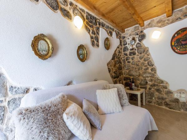 Rustical Resort Kokori I With Shared Outdoor Swimming Pool - One Bedroom Apartment With Terrace - Drvenik