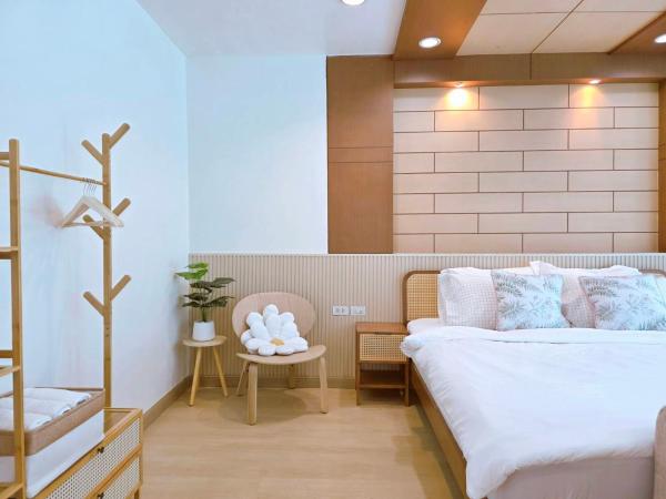 The Beach Bangsaen Condo Daily Room Poolside - 