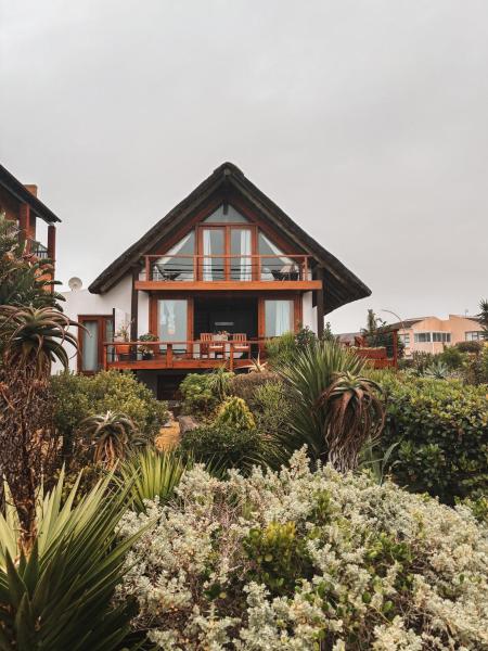 Dreamland Beach House & Studios At Supertubes - Western Cape