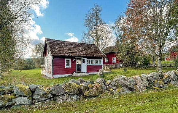 Beautiful Home In Askersund - Askersund