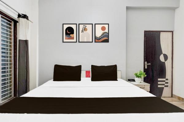 Hotel Bluemoon - Noida