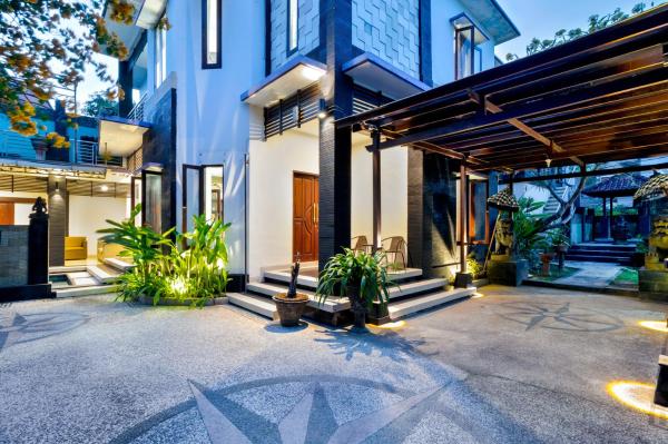 5-bedroom Private Villa Near Padma Beach, Legian - Kuta