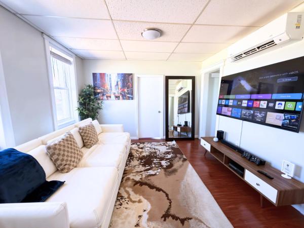 3 Bedroom Smart Apartment Sleeps 11 With Parking Near Times Square - West New York, NJ