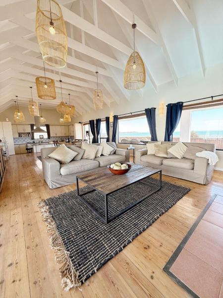 Serene Villa, Britannia Bay Overlooking The Beach - Saint Helena Bay