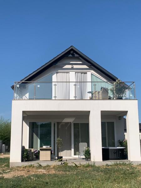 Sunset Velence Villa - Velence