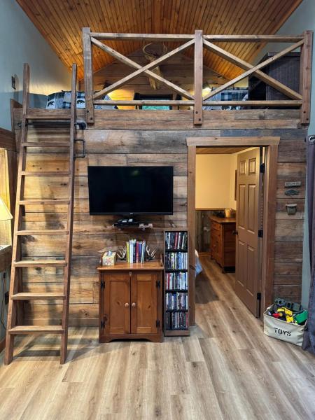 Cabin 2 Miles From Dushore - Pennsylvania