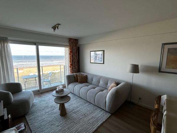 Seagull, Ruim En Volledig Vernieuwd Appartement Met Zeezicht In Westende - Middelkerke