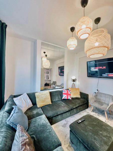 Spacious House In Surrey Quay - London