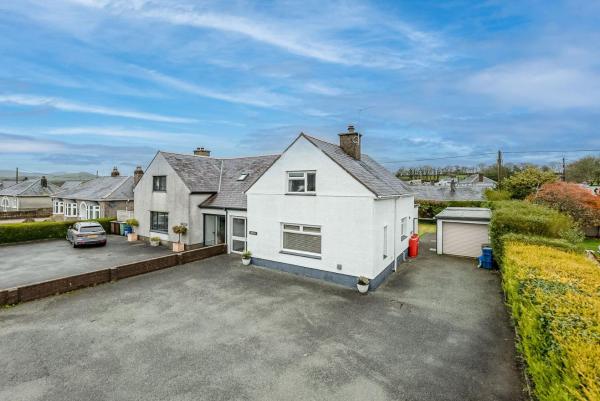 Hirdre - Pwllheli