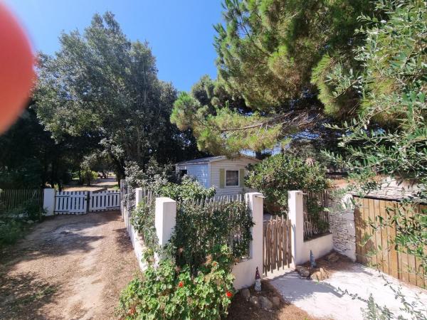 Logement Dans Terrain Privé Et Familiale - Bonifacio