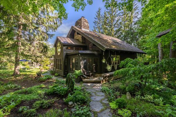 Perfect Two Family Home - Up To 14 Guests - Walk To Gondola! - Stratton Mountain, VT