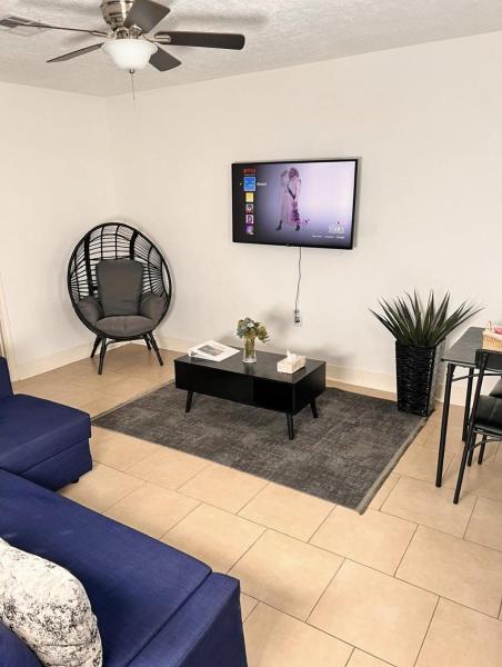 Entire Apartment Unit Plus Private Room In Spring - Spring