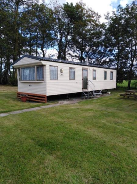 Caravan 1 - Blackmoor Farm Near Tenby - Folly Farm Adventure Park and Zoo