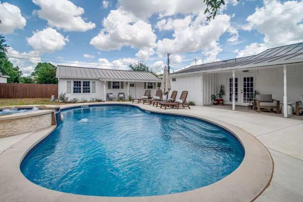 108 Wisteria Dr - Fredericksburg, TX