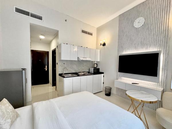 Signature Vista Studio Apartment - Dubai