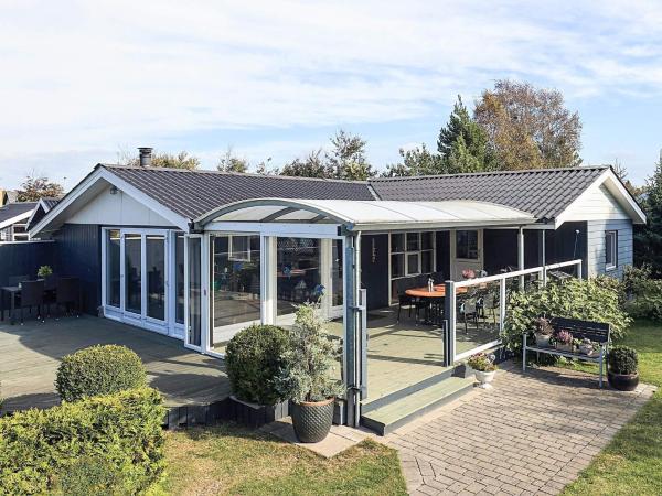 4 Star Holiday Home In Hals - Hou