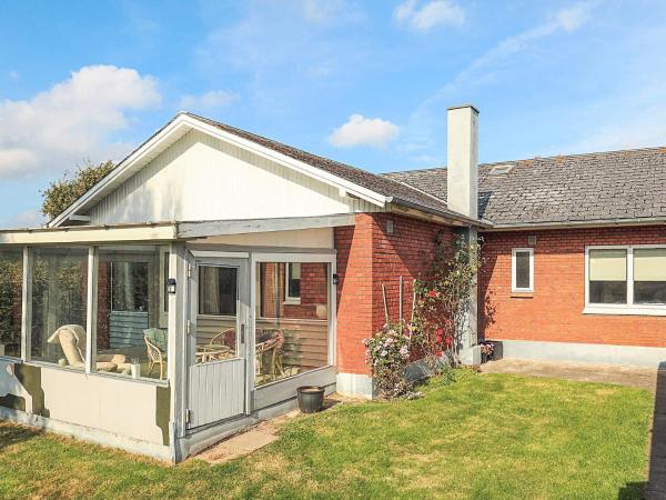 6 Person Holiday Home In Hals - Hou