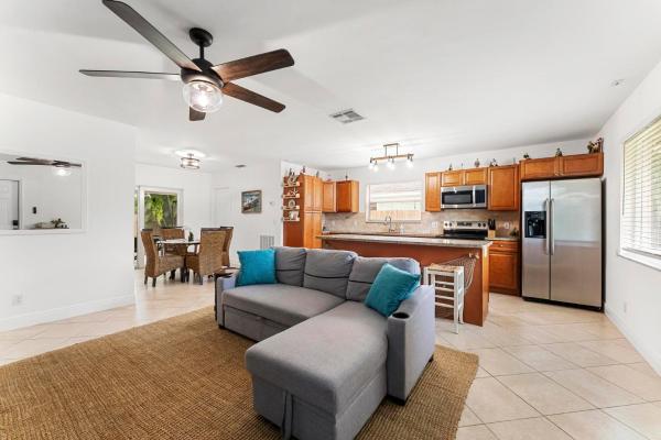 Jupiter Coastal Cottage - Jupiter, FL