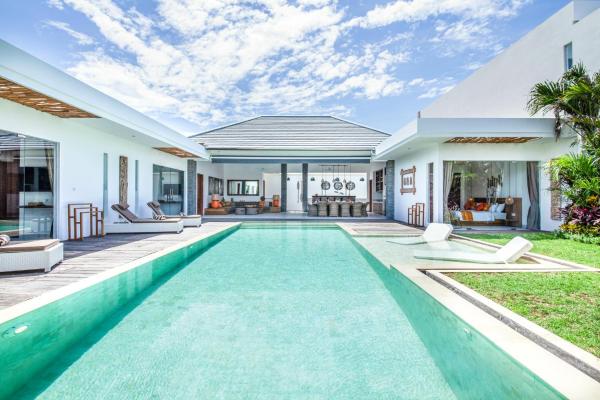 Canggu 400m To Beach Escape 4br Designer Villa - Bali