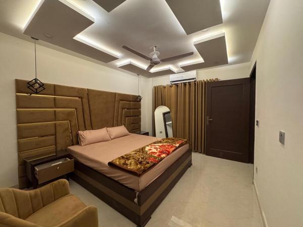 The Downtown Den 1bhk Deluxe Suite Bahria - Lahore