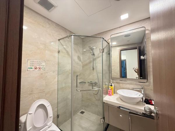 Landmark 81-premium Suite In Saigon - Dĩ An