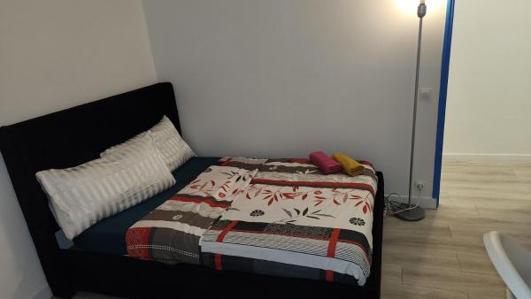 1 Chambre Meublé Avec Cuisine Privé Salle De Bain Partagé Métro 7 La Courneuve Remise De Clé Entre 11h Et 14h - Le Bourget
