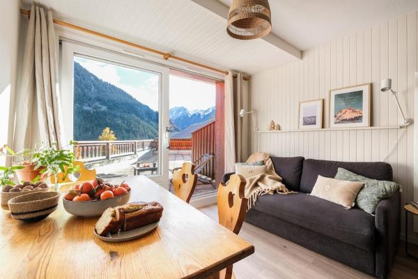 Direct Access To Gondola, Downtown, South-facing - Courchevel Le Praz, France