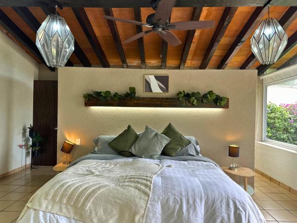 Casa Haru, Hermosa Casa Con Alberca Climatizada, Jardín, Asador Y Tombling, Capacidad Para 14 Personas, 5 Recámaras, 8 Camas, 5 Baños Estacionamiento Para 4 Autos - Cuernavaca