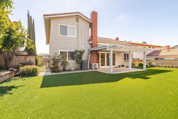 Spacious 4-bedroom House In Tranquil Rowland Heights With City View - Cerritos