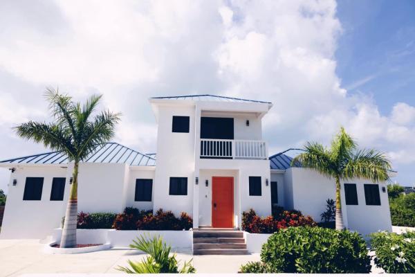 Stay In A Long Bay Beach Villa With A Shared Pool - Quần đảo Turks & Caicos