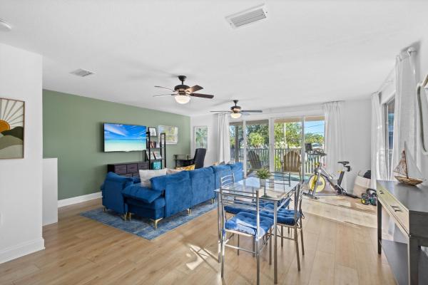 Walk2beach, Balcony, Grill, Desk, Exercise Bike - Madeira Beach, FL