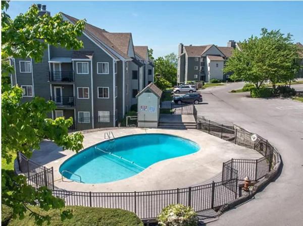 Cozy Bear Condo - Prime Location Just Minutes From Ober Mountain, Downtown Gatlinburg - Gatlinburg, TN