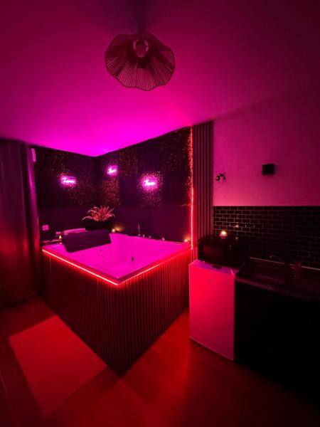 Love Room Trappes 13h-18h Uniquement - Versailles