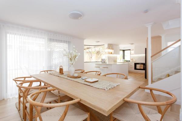 Scarborough Family Beachside Retreat - Walk To Beach - Perth