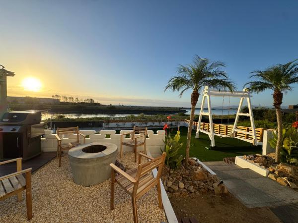 Aoniwa Awaji - Sea, Sky, Swing - Japón