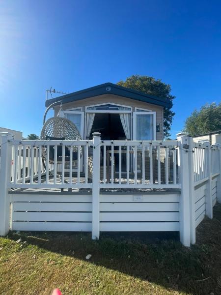 Luxury Caravan With Decking And A Sea View At Kent Coast - エセックス