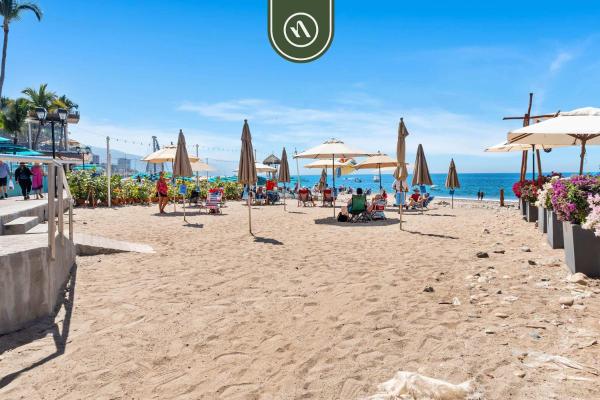 Beachfront Mexican Styled 3 Br Condo In Downtown - Puerto Vallarta