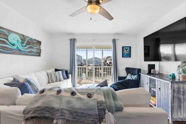 Pug Life - Walk To The Ocean - Ocean Isle Beach, NC