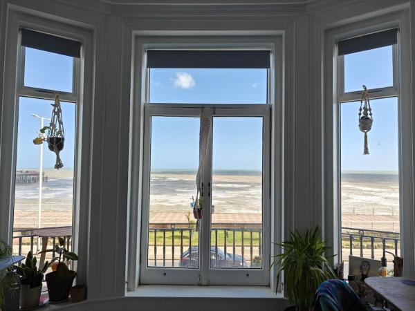 Seaside Haven With Stunning Ocean Views - Battle
