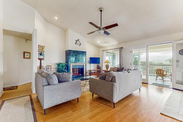 Hale ʻAina Kai - Waimea, HI