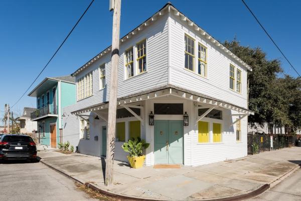 Fabulous 4 Bath Historic Bakery - New Orleans, LA