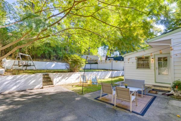 No Pet Fee! Home With Private Yard In Rocky Point - Long Island, NY