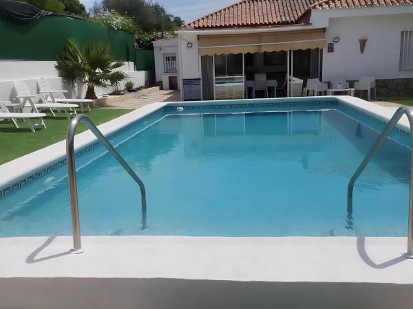 Chalet Con Jardin Piscina Privada Y Parking - Sanlúcar la Mayor