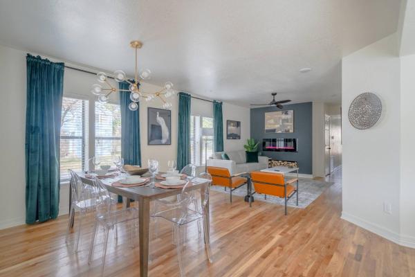 Spacious 6 Bed 6 Bath Duplex With A Pool - Magnolia Park - Houston