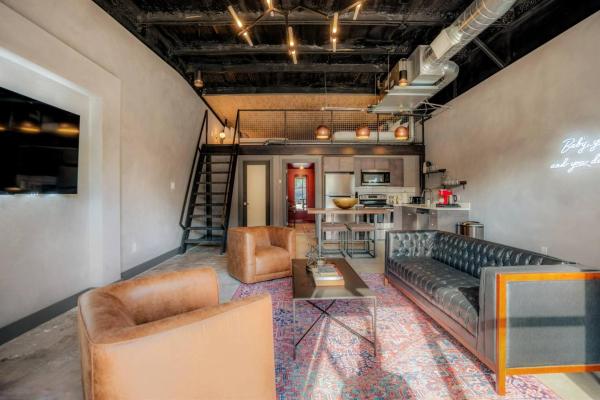 Maltby Motors 1 - The Americano Loft Near Downtown - Northshore - Houston