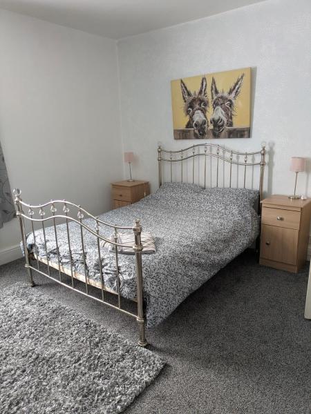 Kettering Town End Terrace Walking Distance To Kettering Town - Kettering