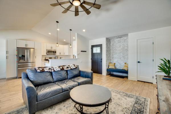 Mtn Bikers Escape! 7 Mi To Kokopelli Loops Trails - Colorado