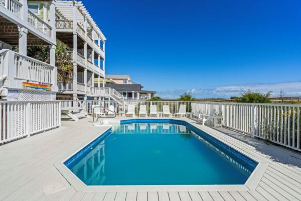 Oceanfront Escape With Shared Pool In Carolina Beach - Carolina Beach, NC