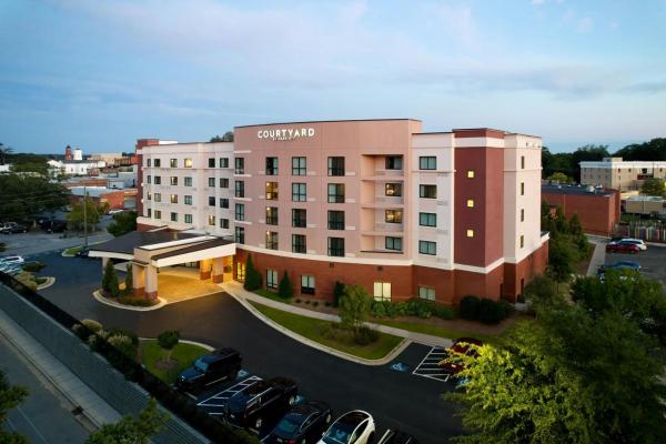 Courtyard By Marriott Carrollton - Carrollton, GA